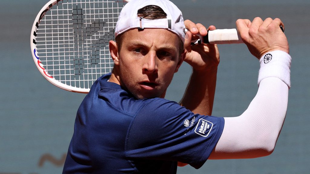 Wisselvallige Griekspoor door op Roland Garros, maar speelt wel met ...