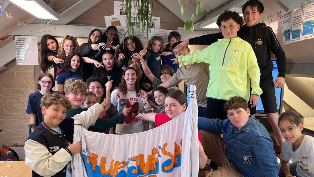 Juf Sam doet mee aan Olympische Spelen: 'Ze heeft echt spierballen'