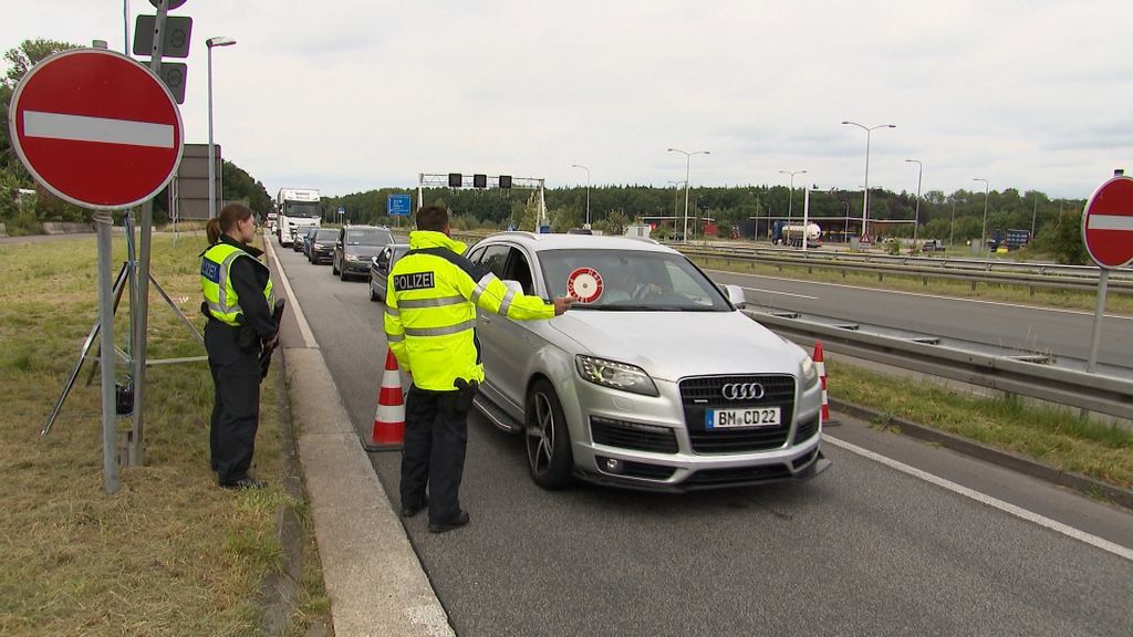 Flinke files richting Duitsland door extra grenscontroles vanwege EK
