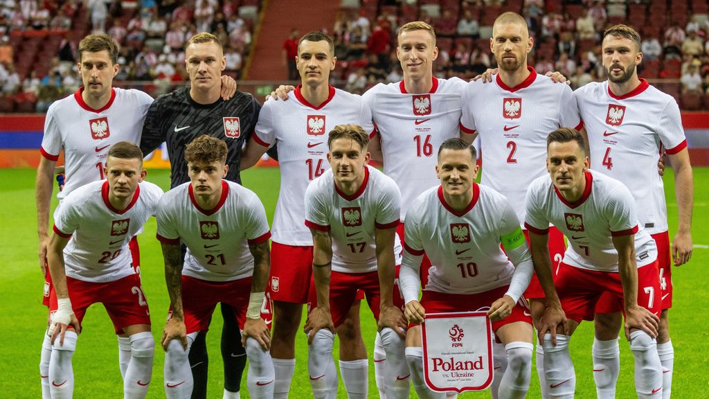 Het Poolse voetbal zoekt naar eigen identiteit: 'Rolmodellen moeten ...