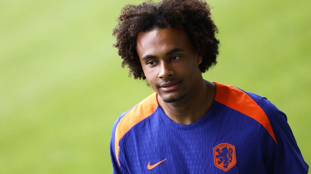 Zirkzee is 'ziekjes' en is onzeker voor Oostenrijk, reist individueel ...