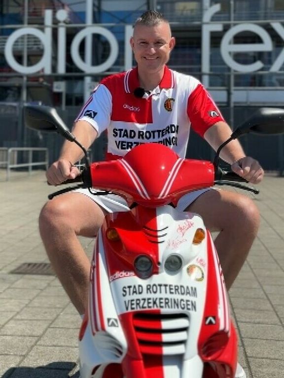 Fan maakt zijn eigen Feyenoord-scooter