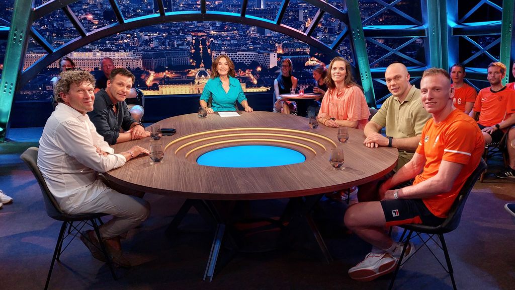 Kijk live mee naar Studio Parijs met o.a. Henk Grol en Lobke Berkhout