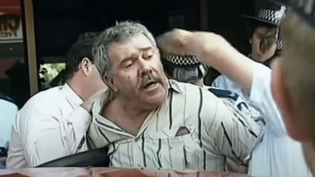 Australiër overleden wiens theatrale arrestatie jaren later een meme werd