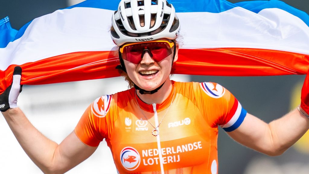 Mountainbikester Pieterse eerste Nederlandse wereldkampioen ooit bij ...