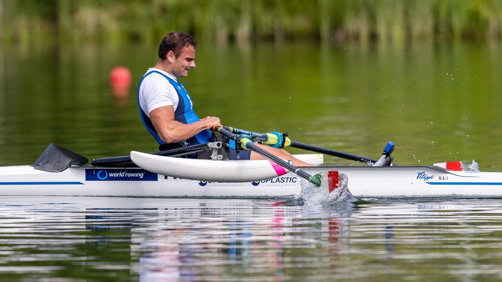 Italiaanse roeier raakt door telefoon bronzen medaille kwijt