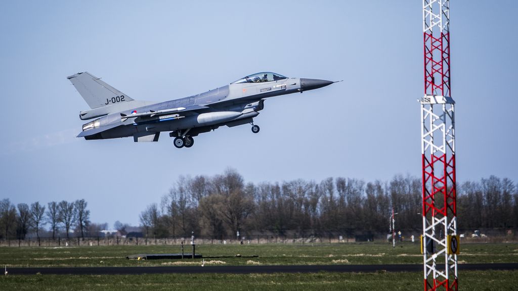 Zoef! Nederland neemt afscheid van F16-straaljagers