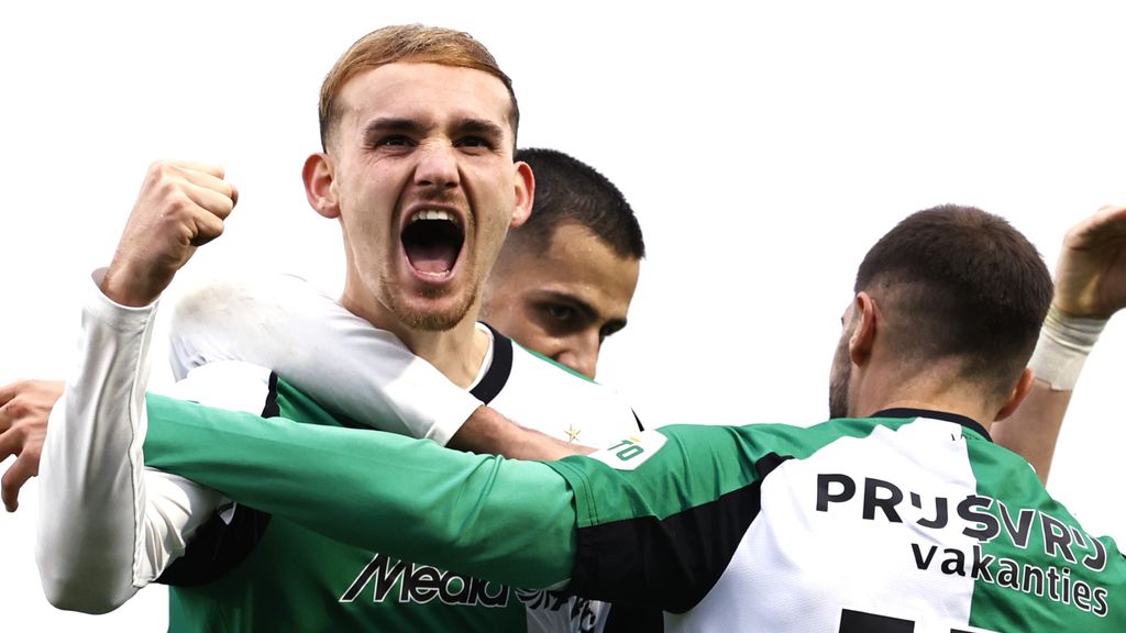 Na spectaculaire eerste minuten rekent Feyenoord simpel af met Almere City