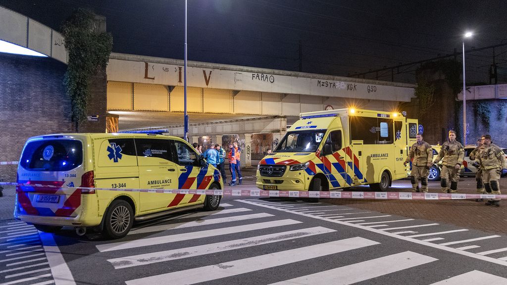 Man met vermoedelijke schotwond overleden in Amsterdam-Oost