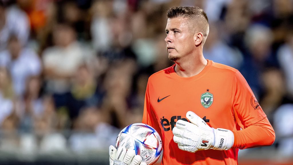 Ajax verliest in eigen huis van Lazio (1-3) • Veel kansen, slordige afronding