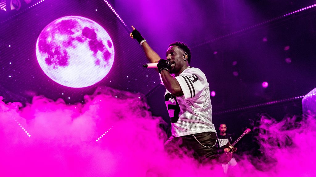 Gebarentolk steelt de show bij optreden Frenna