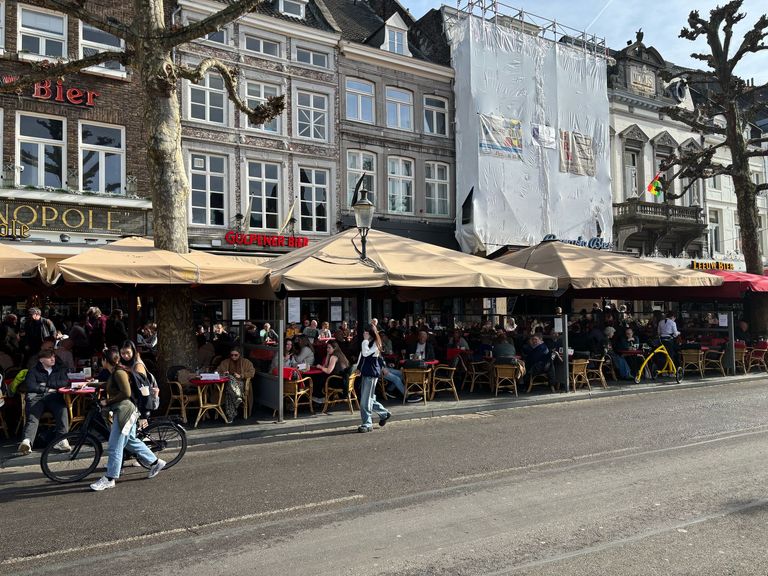 Terrashouders blij met lenteweer: 'Stressen, maar ook geld verdienen'