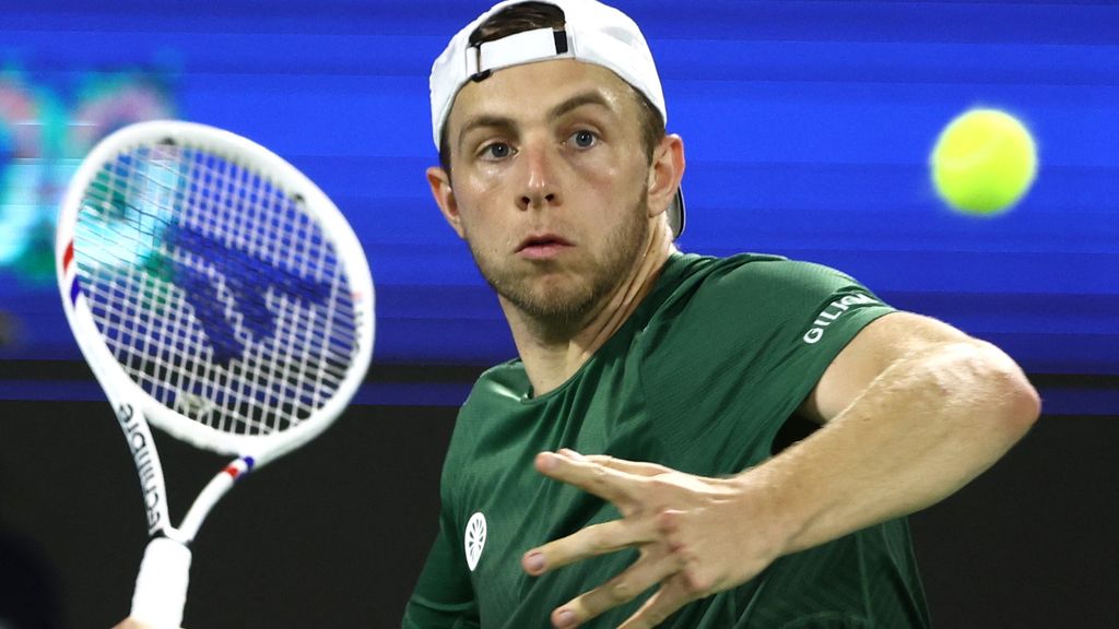 Griekspoor verliest van Tsitsipas en kan topweek in Dubai niet bekronen ...