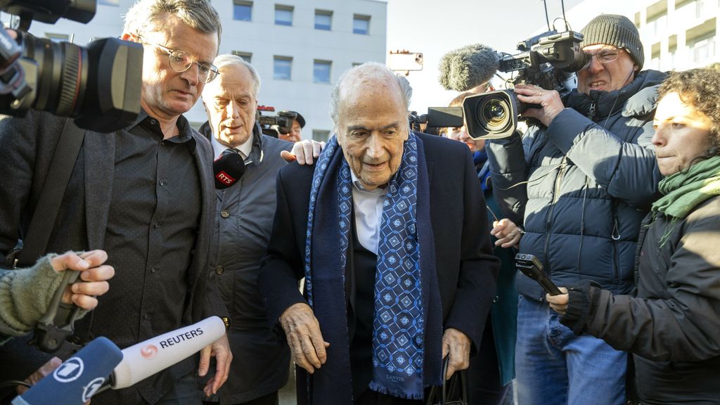 Blatter en Platini opnieuw voor de rechter: 'Het is een heksenjacht'