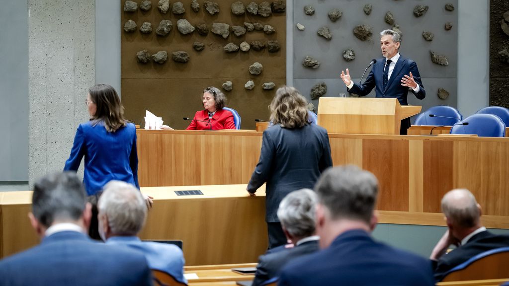 Kamerdebat met minister Faber en premier Schoof over kabinetsbeleid lintjes