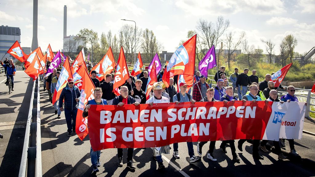 Werknemers Tata Steel bezorgd over banenverlies, topman vindt het echt ...