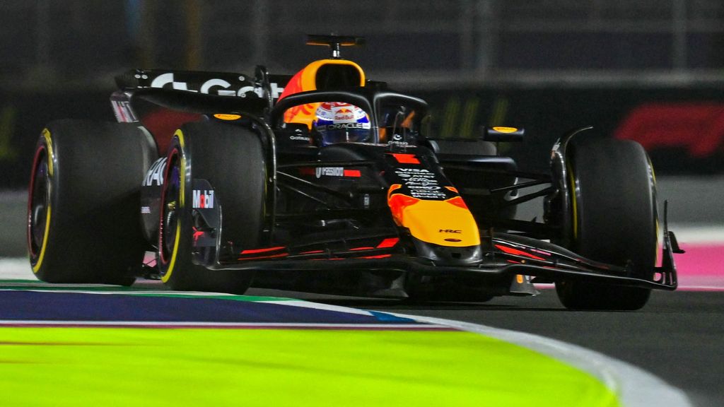 Derde tijd Verstappen in tweede training Jeddah, Norris en Piastri bovenaan