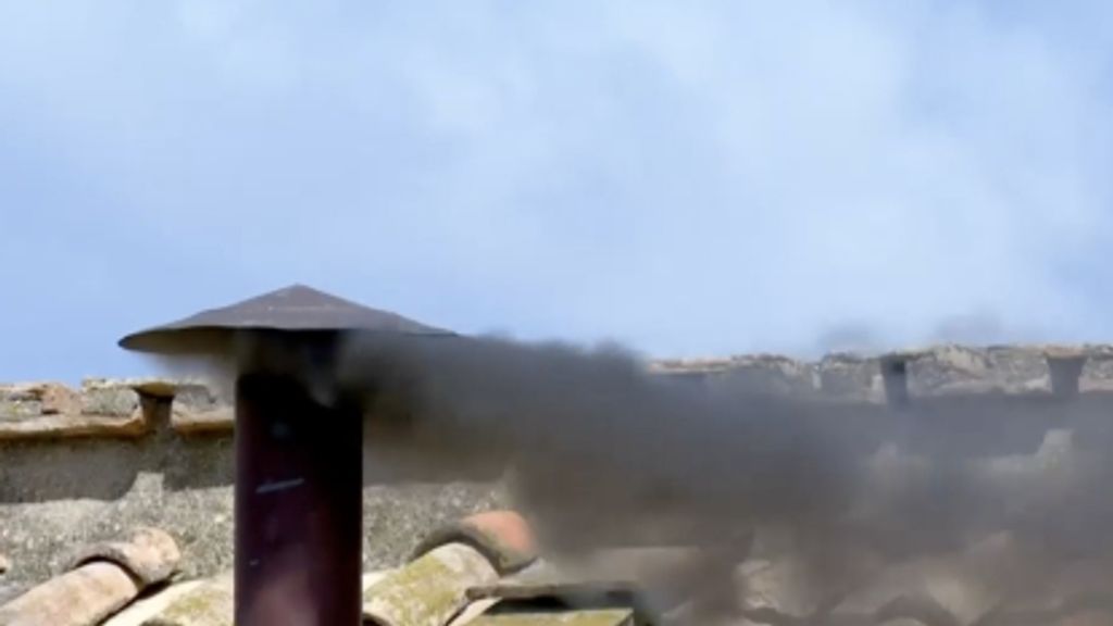 Zwarte rook na tweede stemronde conclaaf