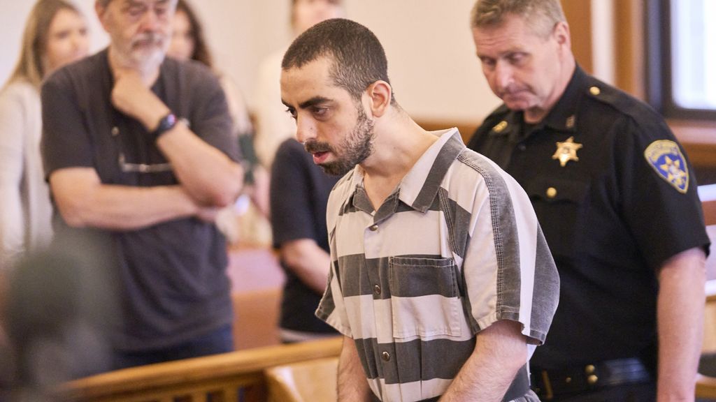 Man die Salman Rushdie neerstak veroordeeld tot 25 jaar cel