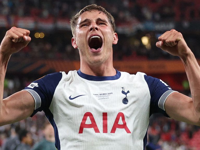 Europa League-winnaar Tottenham Hotspur ontslaat trainer Postecoglou