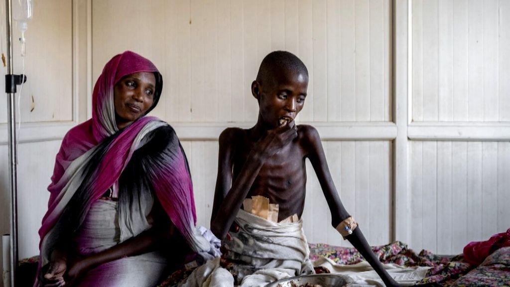 Pulitzerwinnaar brengt oorlog Sudan in beeld: 'hongersnood en etnische ...