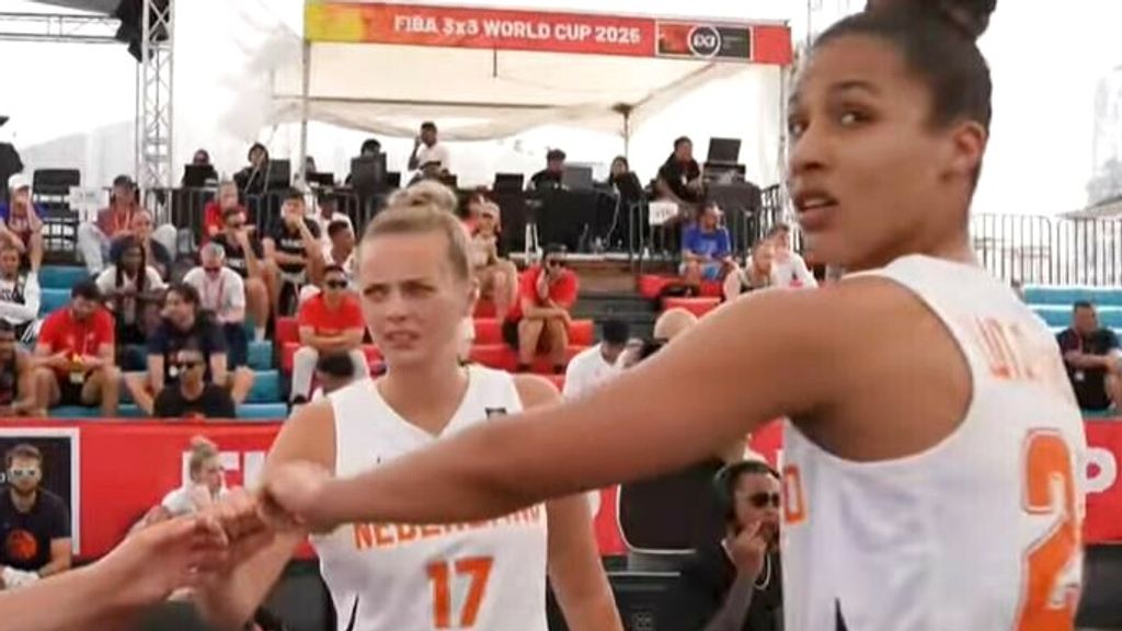 Basketbalsters verliezen eerste duels op WK 3x3, alleen tussenronde nog ...