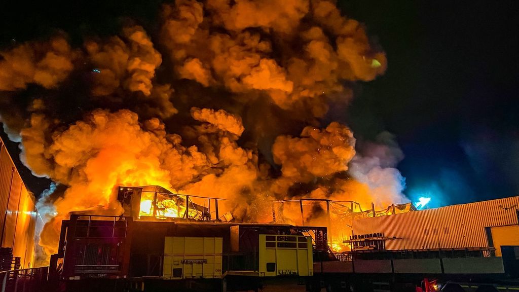 Brand bij veevoederbedrijf Veenendaal onder controle