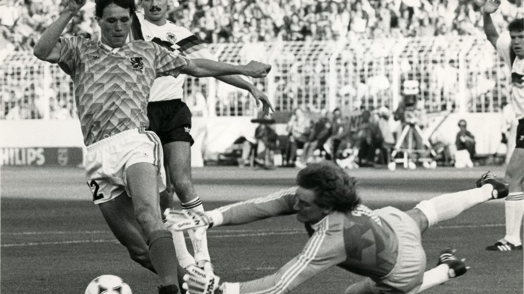 Duitse oud-keeper Immel, bekend van EK 1988, moet cel in wegens oplichting