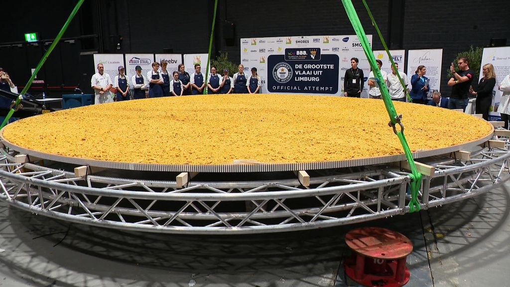 Grootste vlaai ter wereld gebakken in Limburg: ruim 1000 kilo