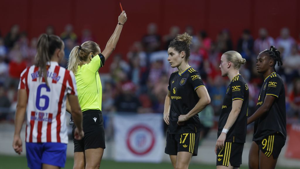 Rode kaart Dominique Janssen in Champions League, Slegers' Arsenal wint