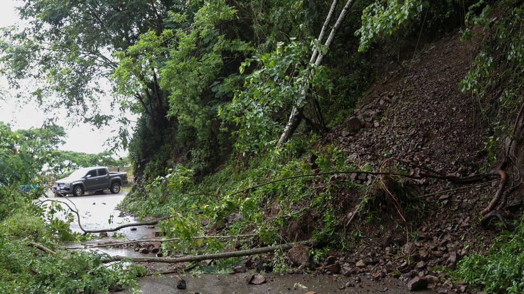 Orkaan Melissa aan land in Jamaica, windsnelheden van bijna 300 km/u