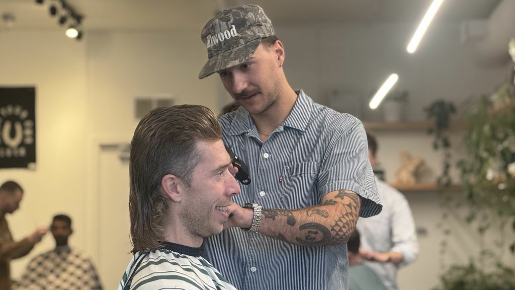 Bergsma laat in Calgary zijn 'cowboy cut' bijwerken: 'De mat moet er ...