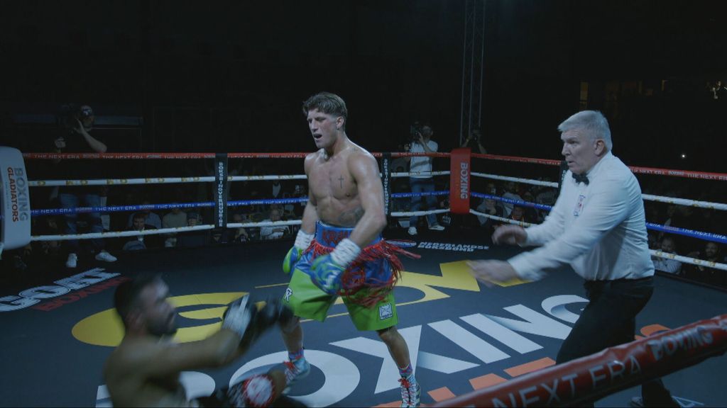 Bokssensatie Kraus slaat tegenstander razendsnel knock-out en pakt ...
