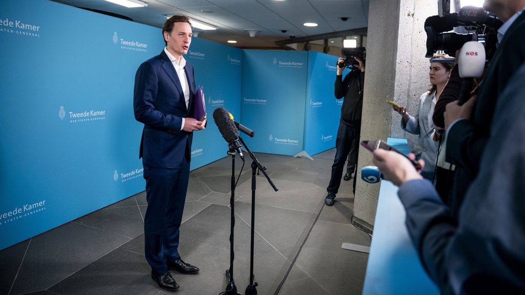 Nieuwe poging om koning rol in kabinetsformatie te geven • Vijf ...