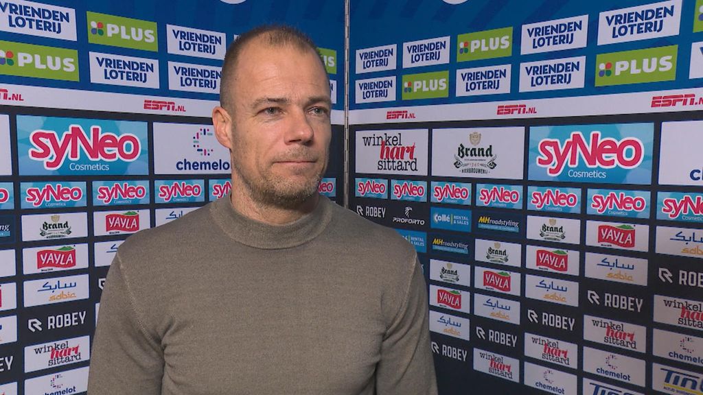 Buijs na verlies tegen Ajax: 'Goede eerste helft, na rust geven we het weg'