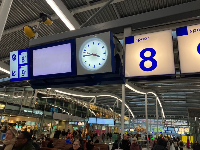 Landelijke storing informatieborden NS voorbij, nog wel problemen met ...