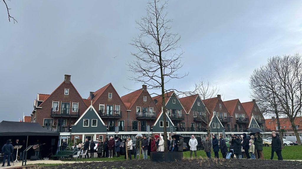 Volendam herdenkt brand in café 't Hemeltje van 25 jaar geleden