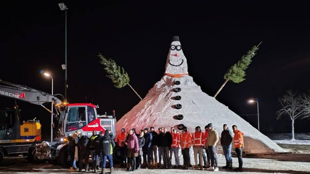 N-wegen Drenthe dicht vanwege sneeuw • Schiphol verwacht morgen betere dag