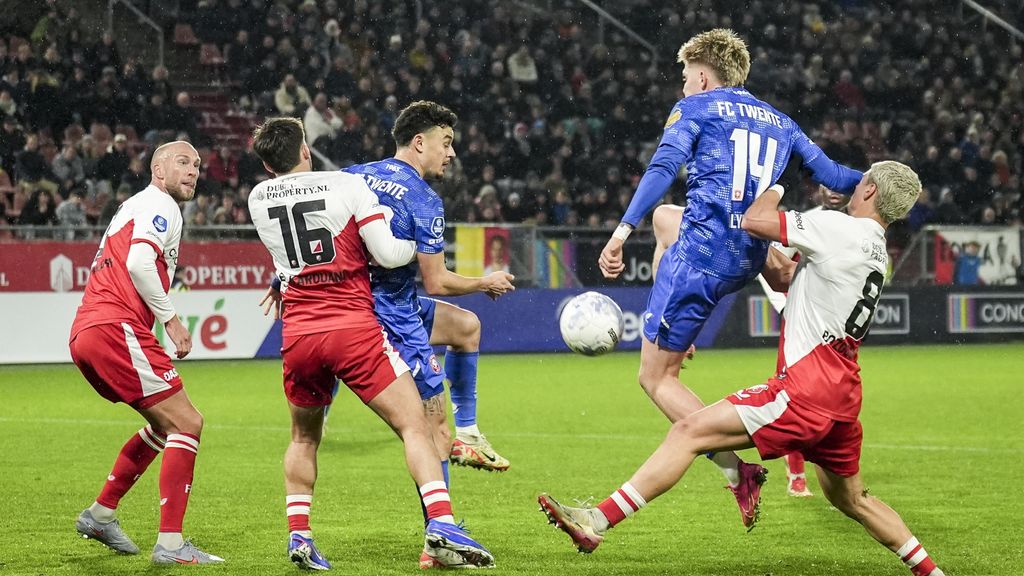 FC Twente wint in Utrecht • Tukkers draaien het na rust om en bekeren ...