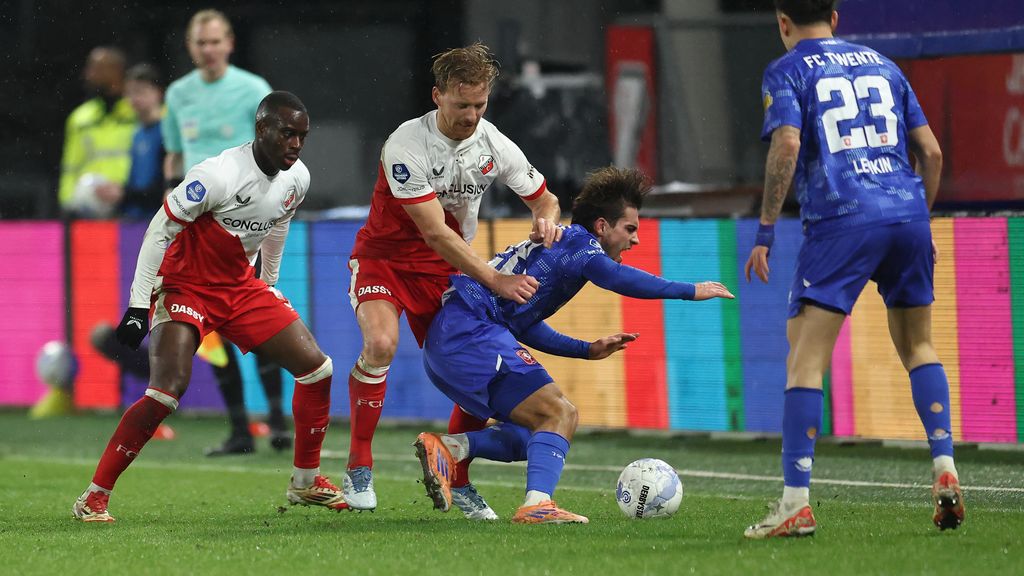 FC Twente wint in Utrecht • Tukkers draaien het na rust om en bekeren ...