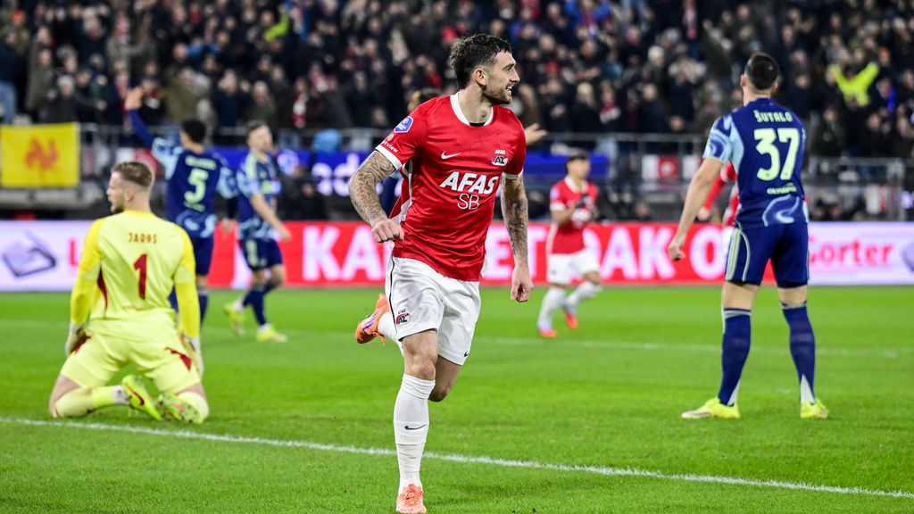 KNVB-beker: AZ overklast Ajax voor rust: 3-0 • Verlenging lonkt voor ...
