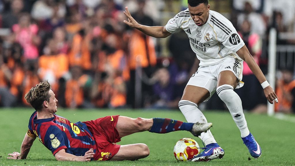 Brute tackle op Mbappé symbool voor meedogenloze kant van Frenkie de Jong