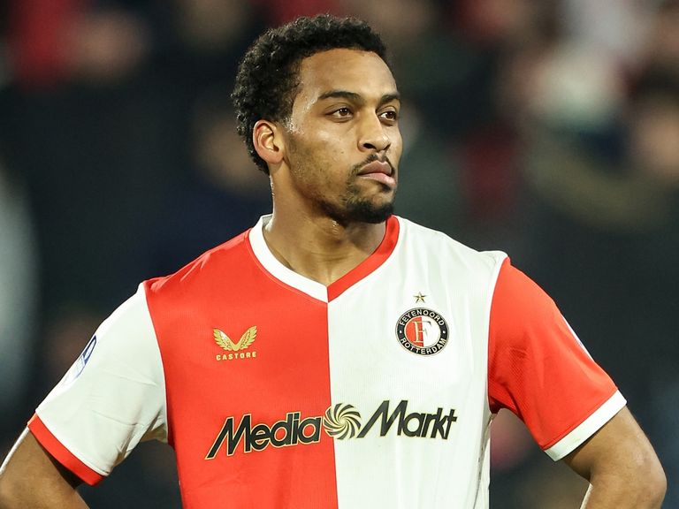 Slaande beweging levert Zerrouki een rode kaart op