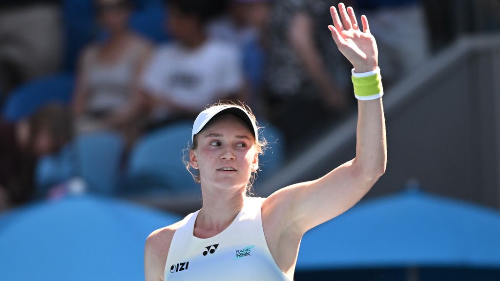 Osaka trekt aandacht met opvallend 'kwal-kostuum' bij Australian Open