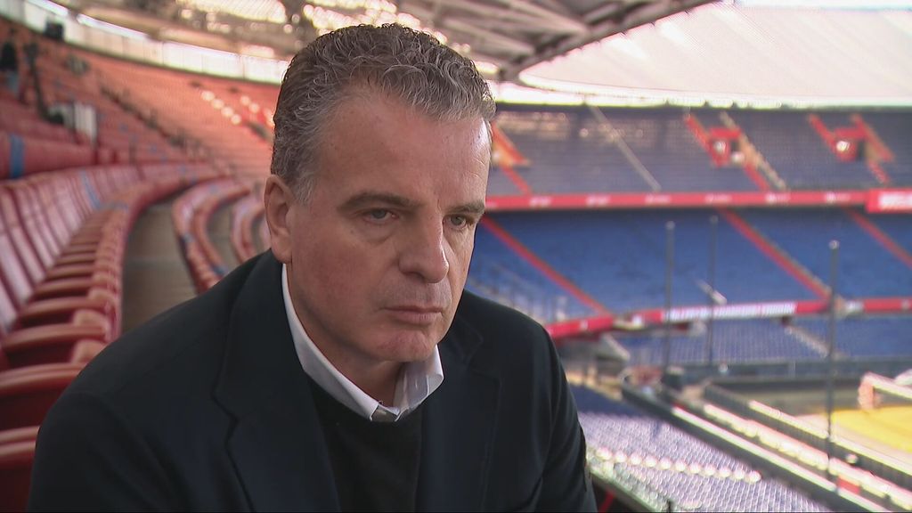 Te Kloese bevestigt dat Van Persie seizoen afmaakt: 'In combinatie met ...
