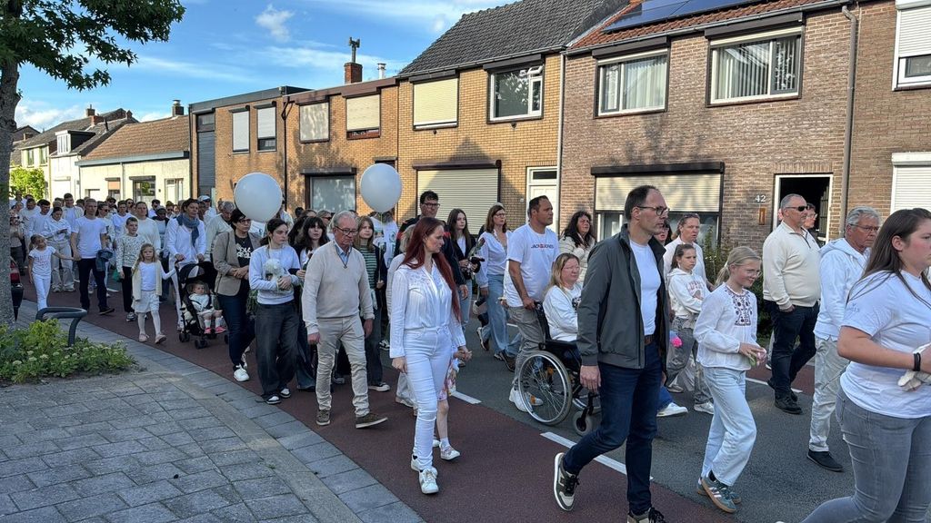 Duizenden mensen bij stille tocht in Axel voor slachtoffers auto-ongeluk