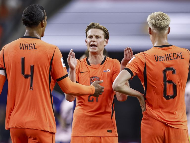 Nederland geeft twee keer een voorsprong weg tegen Japan